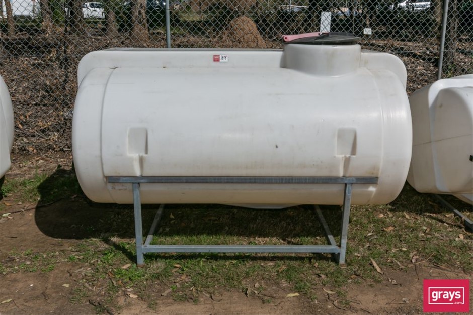 Uniboom Unused 2000Lt Agricultural Poly Tank Auction (0039-5050078 ...