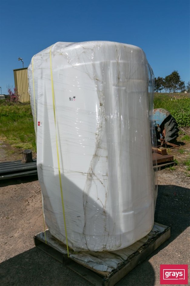 Unused Agricultural 2500 Lt Poly Tank Auction (0030-5050078) | Grays ...