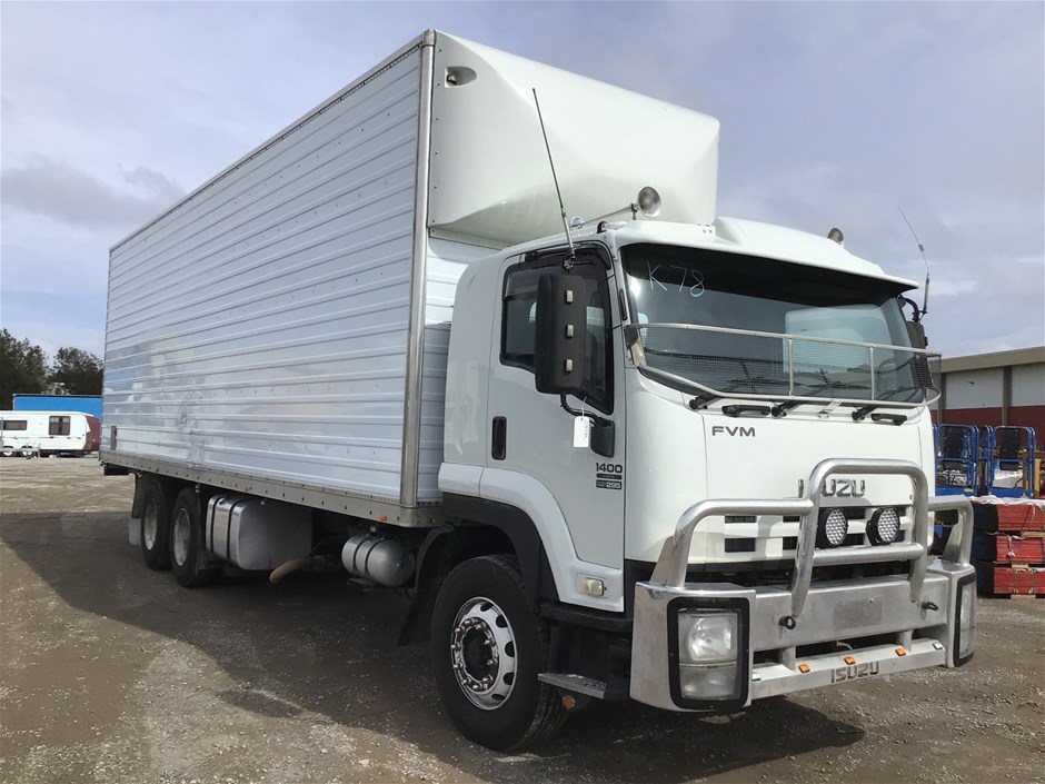 2009 Isuzu FVM Sitec Series II 295 6 x 2 Pantech Truck Auction (0007 ...
