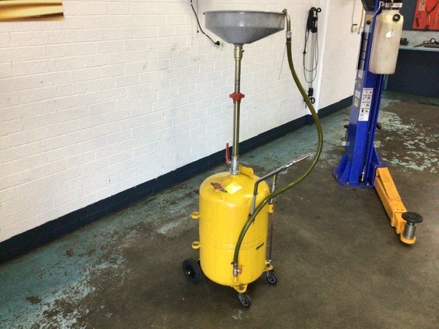 Mobile Waste Oil Drain Assembly Auction (0006-9035457) | Grays Australia