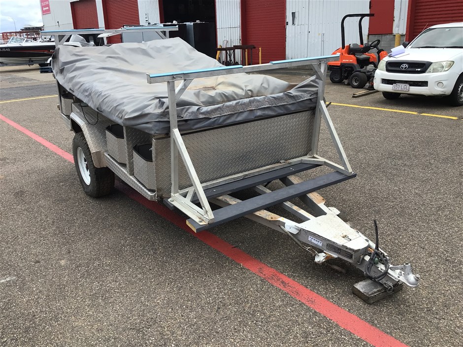 2010 Jimboomba Explorer Staircase Camper Trailer (WOVR-REPAIRABLE ...