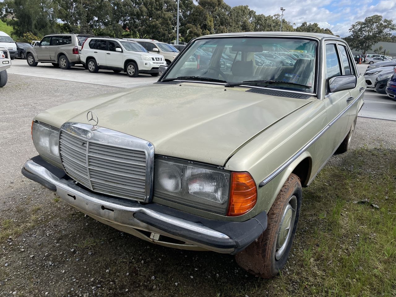 1983 Mercedes Benz 230E Automatic Sedan Auction (0001-20064652) | Grays ...