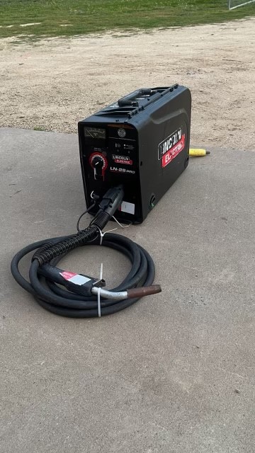 Lincoln LN25 Pro remote wire feeder with gun Auction (0051-5050692 ...