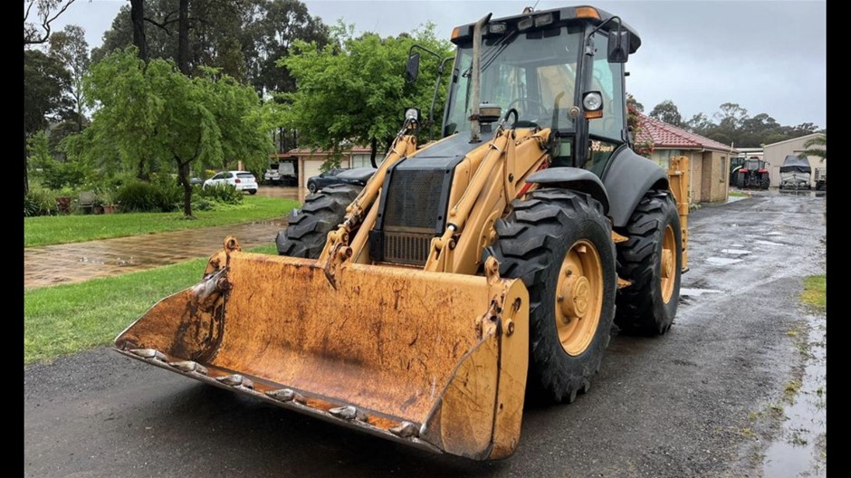 Case 695 Super R Backhoe / Loader Auction (0012-5050642) | Grays Australia