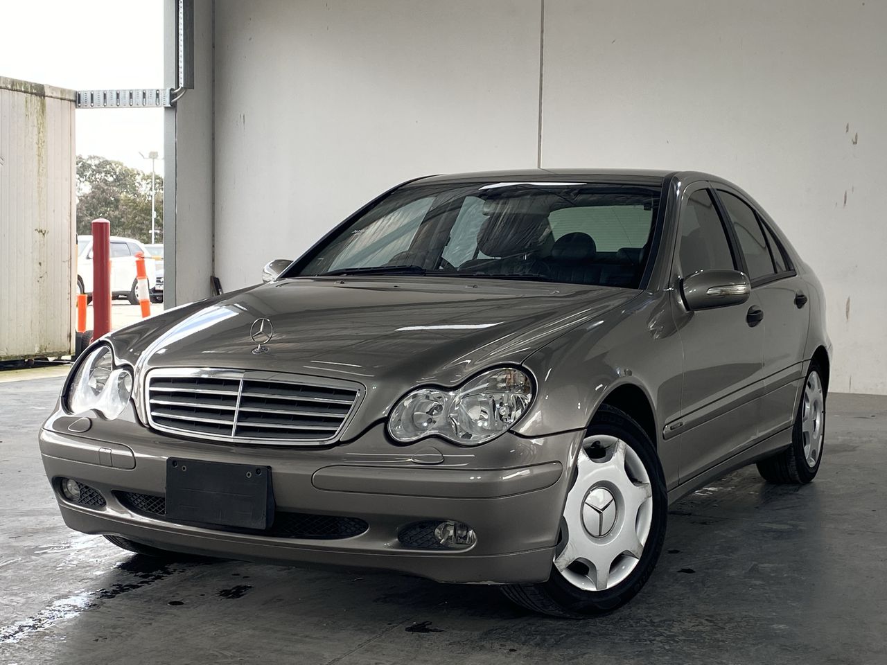2004 Mercedes Benz C180 K Classic W203 Automatic Sedan Auction (0001 ...