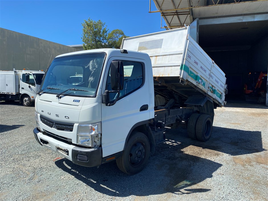 2015 Mitsubishi Canter FUSO 715 4 x 2 Tipper Truck Auction (0019 ...