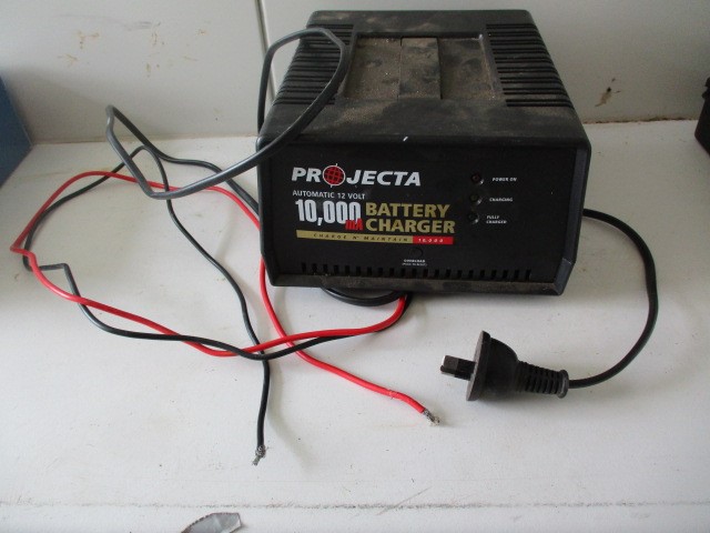 Projecta Battery Charger Auction (0055-3023726) | Grays Australia