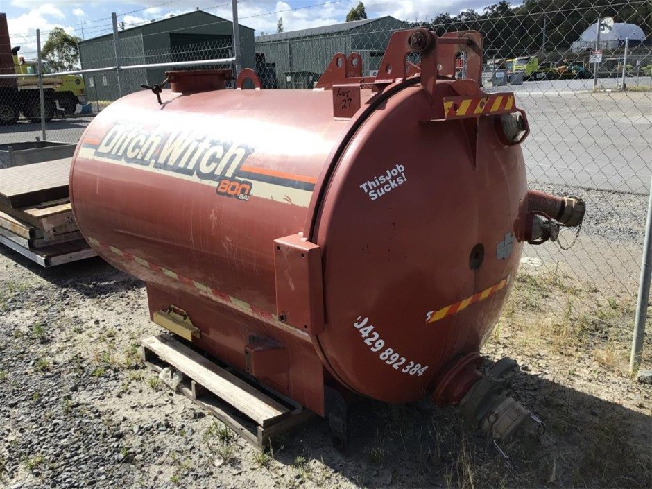 Ditch Witch 800 Galvanised Sullage Tank Auction (0027-7042119) | Grays ...