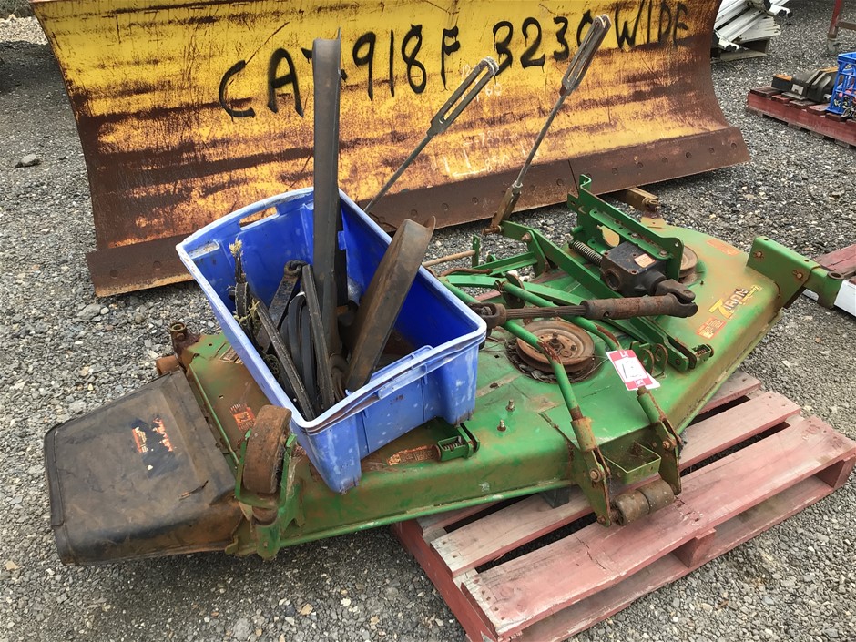 John Deere Tiron 72 Mid Mount Mower Deck Auction 0132 7042119 0854