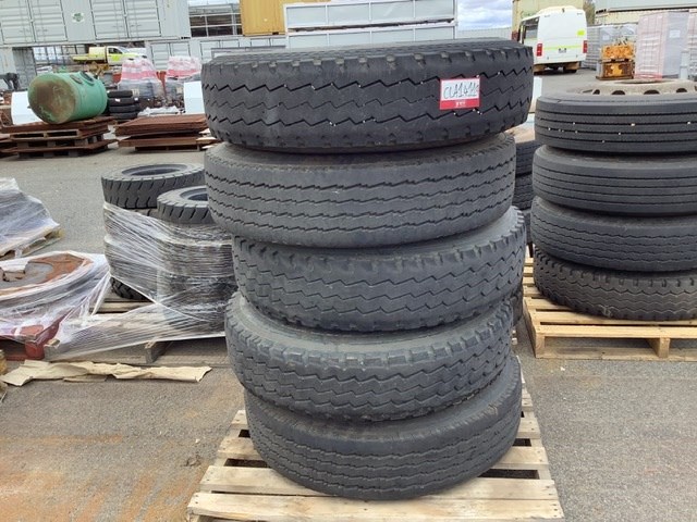 4 x Assorted Truck Tyres On Spider Rims Auction (0030-9037057) | Grays ...