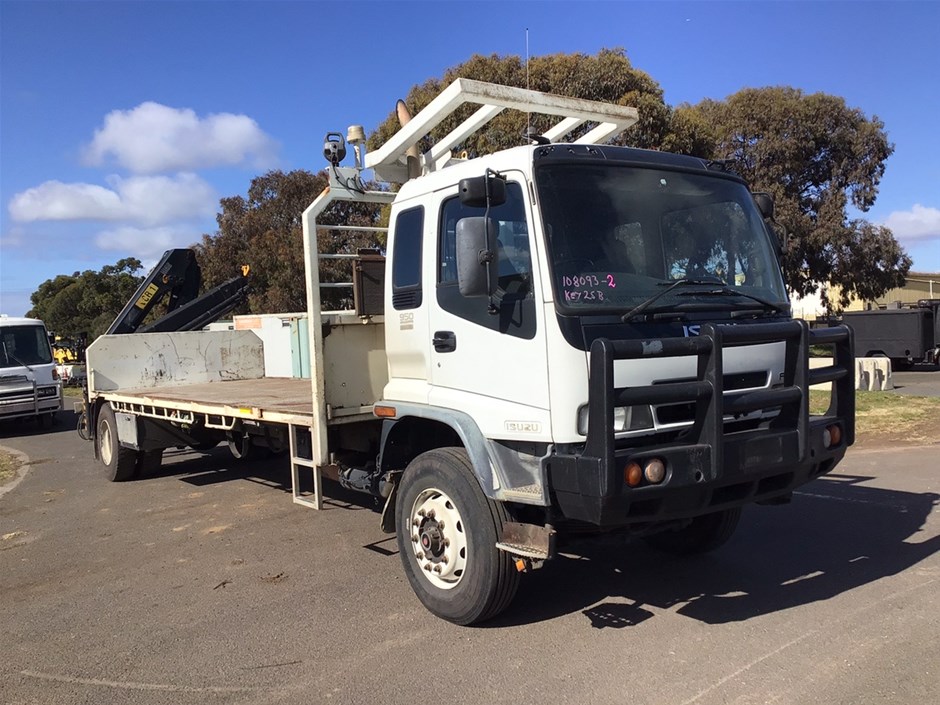 2006 Isuzu FVR 950 Long (4 x 2) Crane Truck