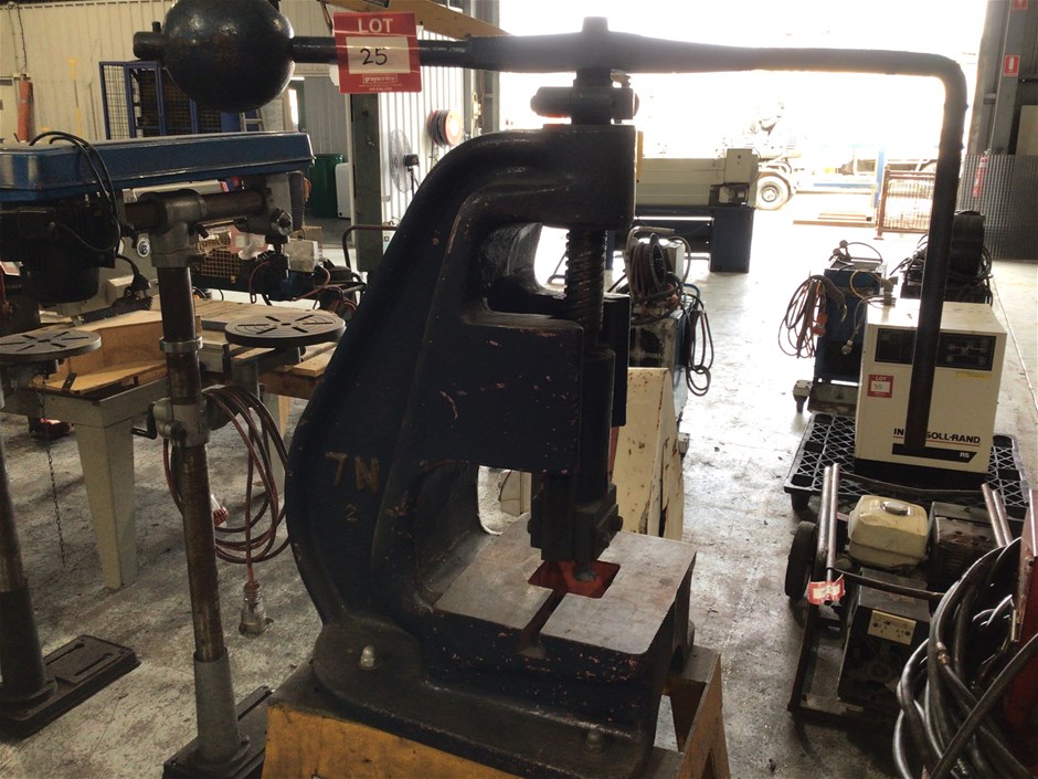 AP Lever Adjustable Manual Press Auction (0025-8016449) | Grays Australia