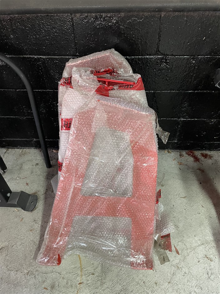 6 x Misc gym equipment items Auction (2019-5051268) | Grays Australia