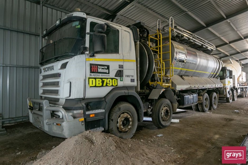 2009 Scania R-8x4 / R420LB Explosives Tanker Auction (0005-5051292 ...