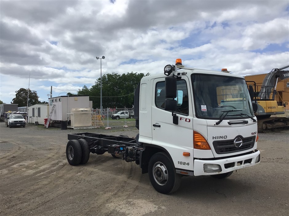 2010 Hino FD 4 x 2 Cab Chassis Truck Auction (0001-7042849) | Grays ...