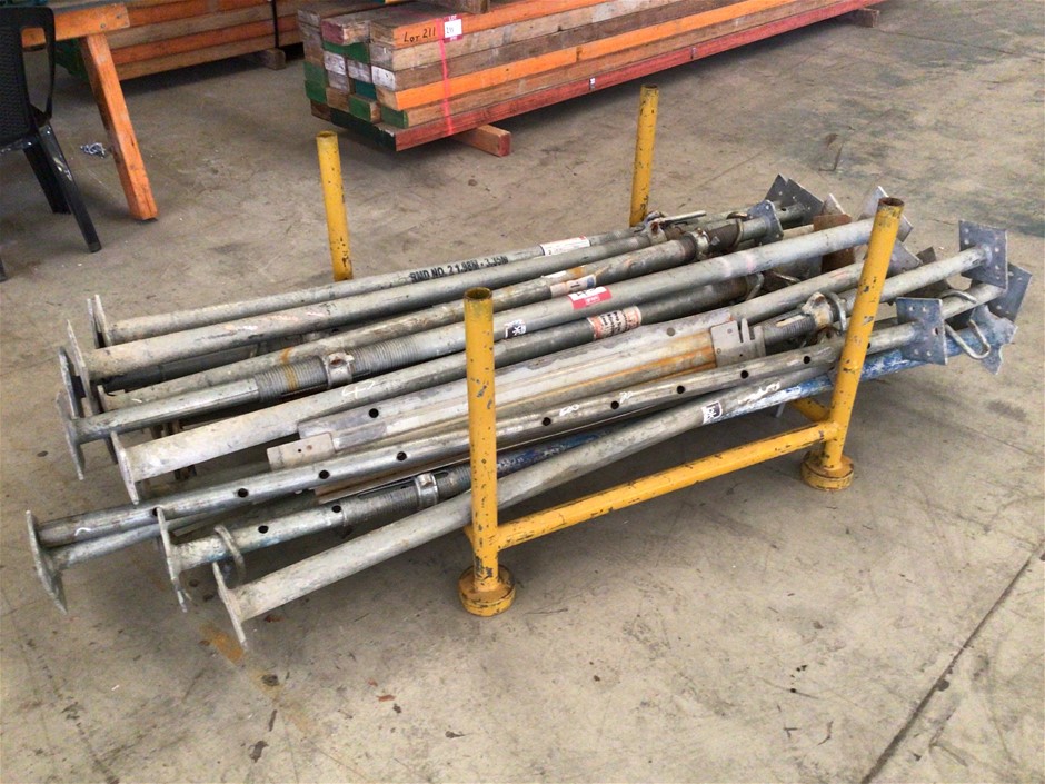 Qty 18 Approx Formwork Props Auction (0043-7042832) | Grays Australia