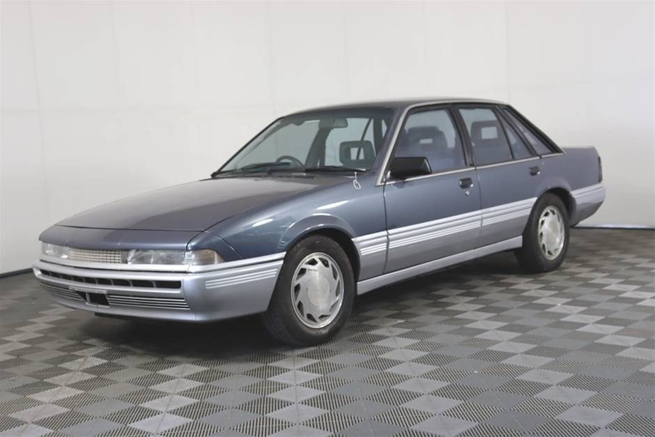 1986 Holden VL Calais Automatic Sedan