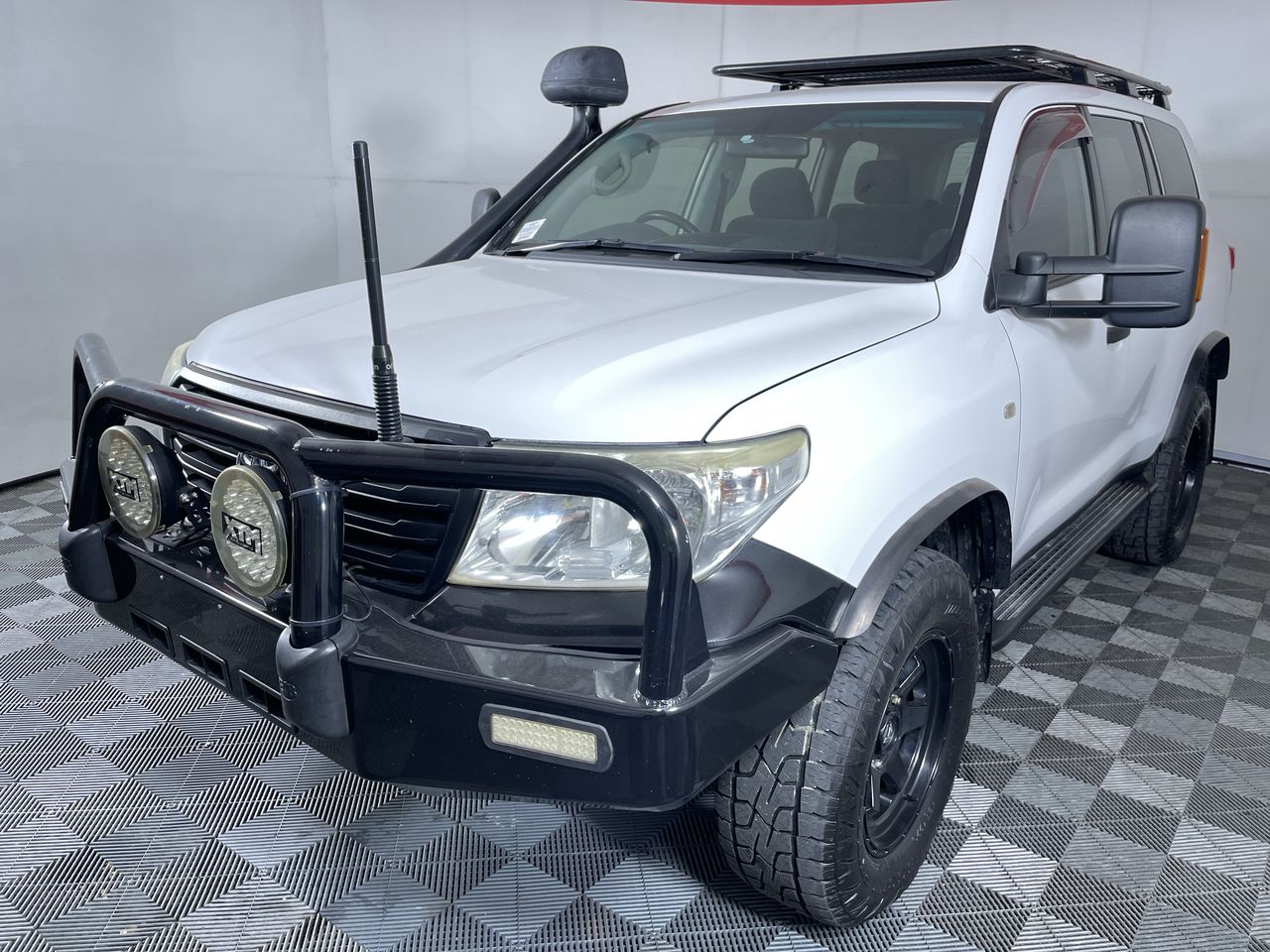 2015 Toyota Landcruiser GX (4X4) VDJ200R T/Diesel AT Wagon