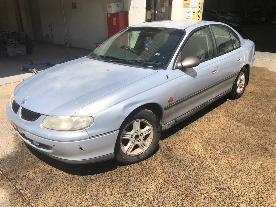 Holden Commodore Acclaim VT Automatic Sedan Auction (0003-20072266 ...