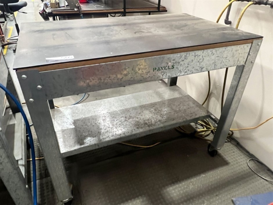 Heavy duty work bench, with galvanised steel and mobile base Auction ...