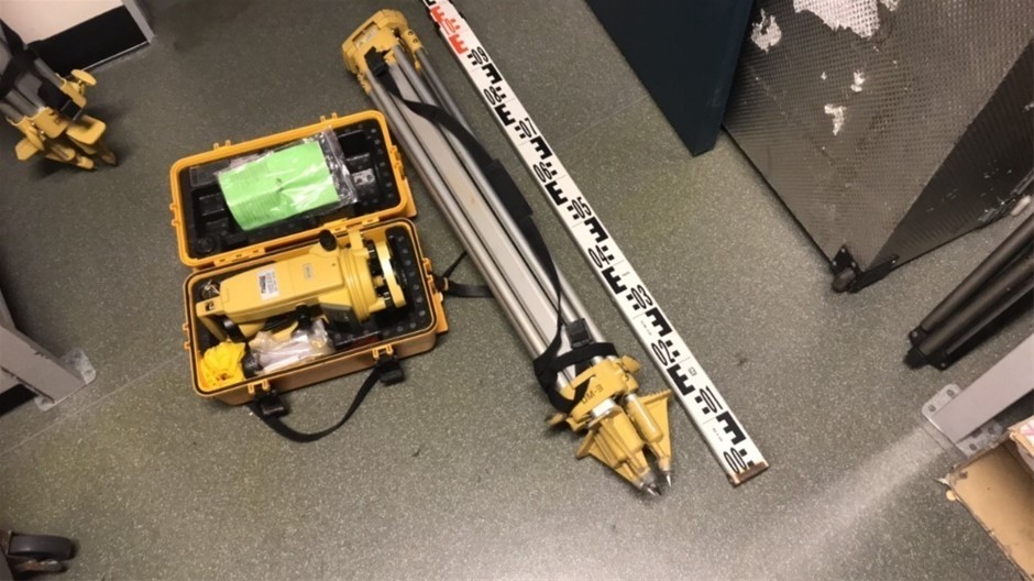 Topcon digital theodolite with tripod and staff Auction (2270-3024419 ...