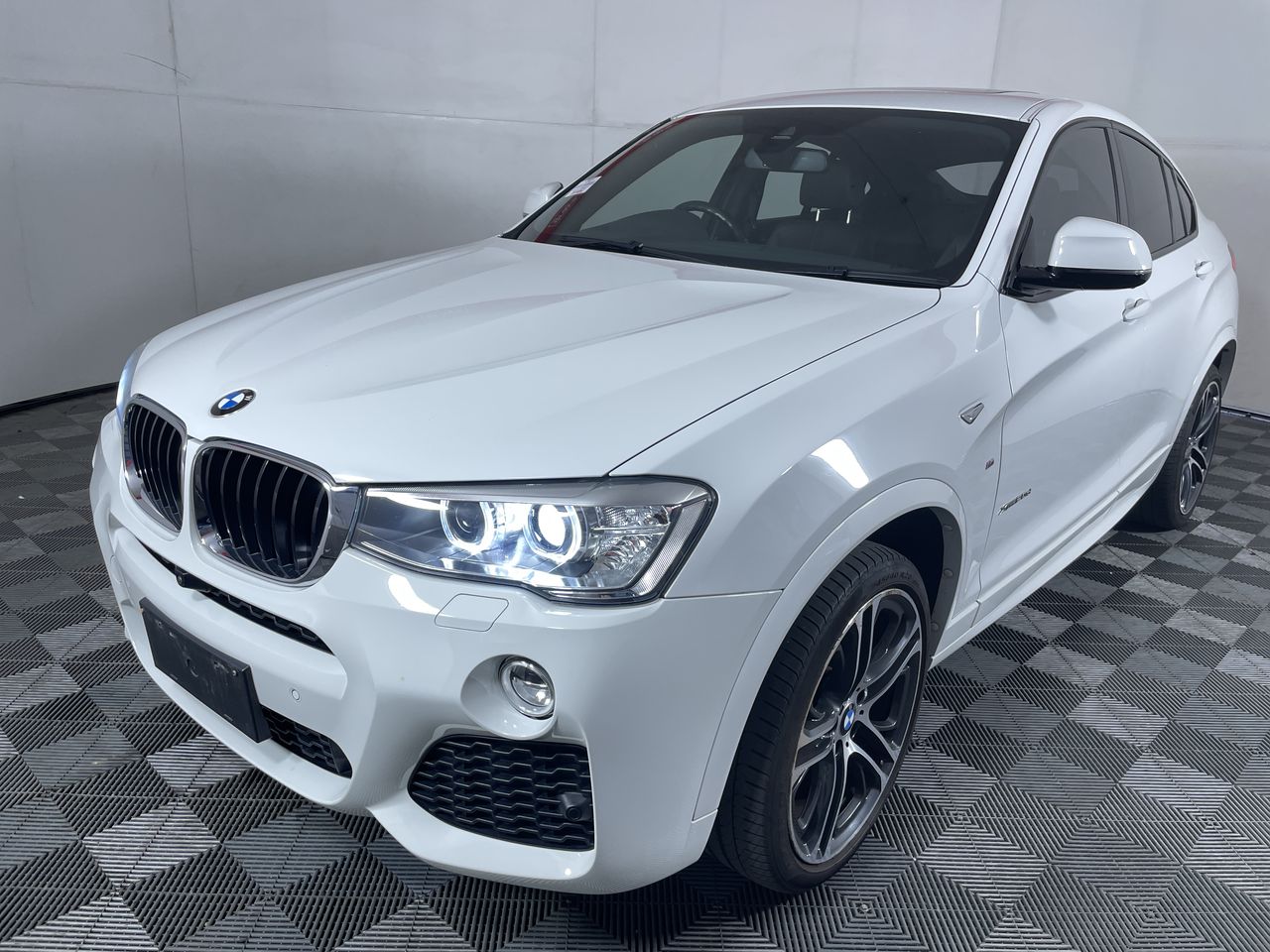 2017 BMW X4 xDrive 20d F26 T/D Auto Coupe (WOVR-Minor Vandalism-Inspected) Auction (0001 ...