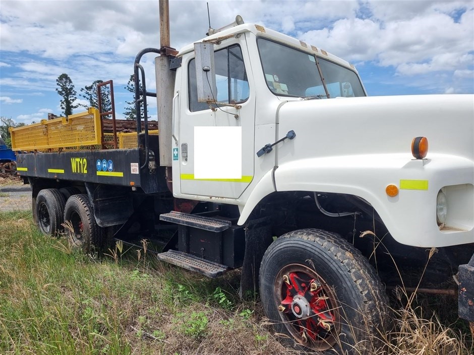 1981 International S Line 6 x 4 Tray Body Truck Auction (0032-7042938 ...