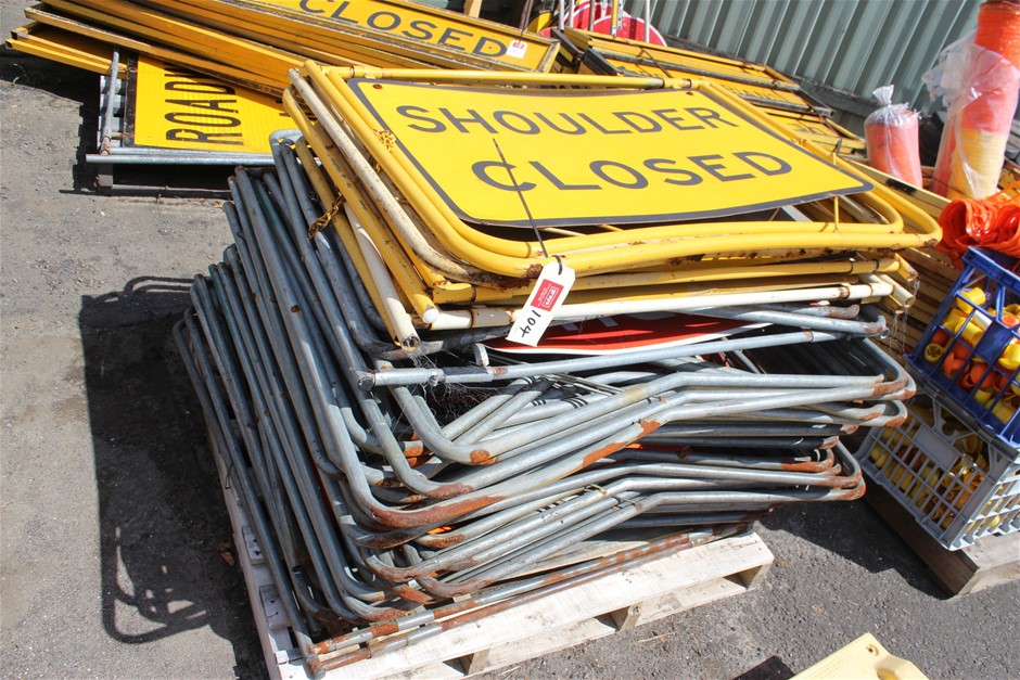 Quantity Assorted Safety "A" Free Standing Signage Auction (0104 ...