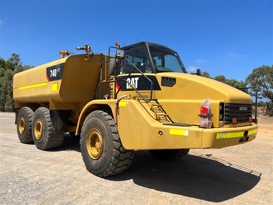 2006 Caterpillar 740 Water Cart Auction (0004-9038794) | Grays Australia