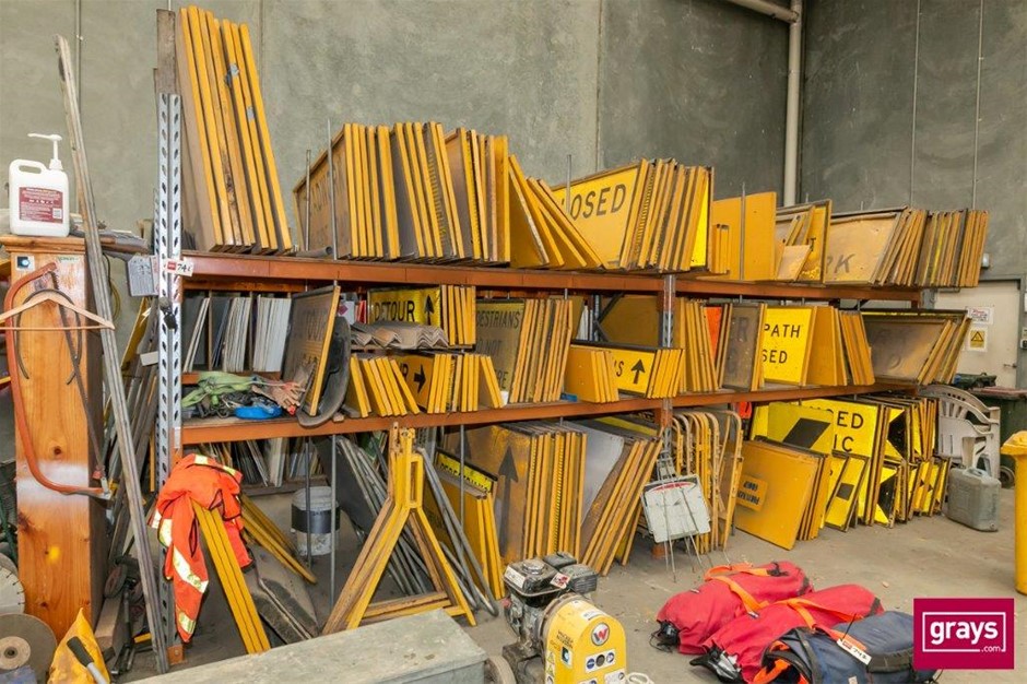 Large Qty Roadwork Signage & Racking Auction (0170-3024608) | Grays ...