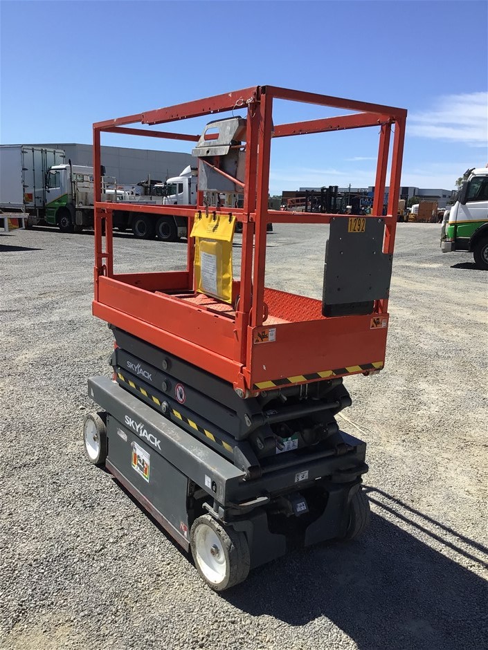 2017 Skyjack SJ III 3219 Scissor Lift Auction (0003-5052163) | Grays ...