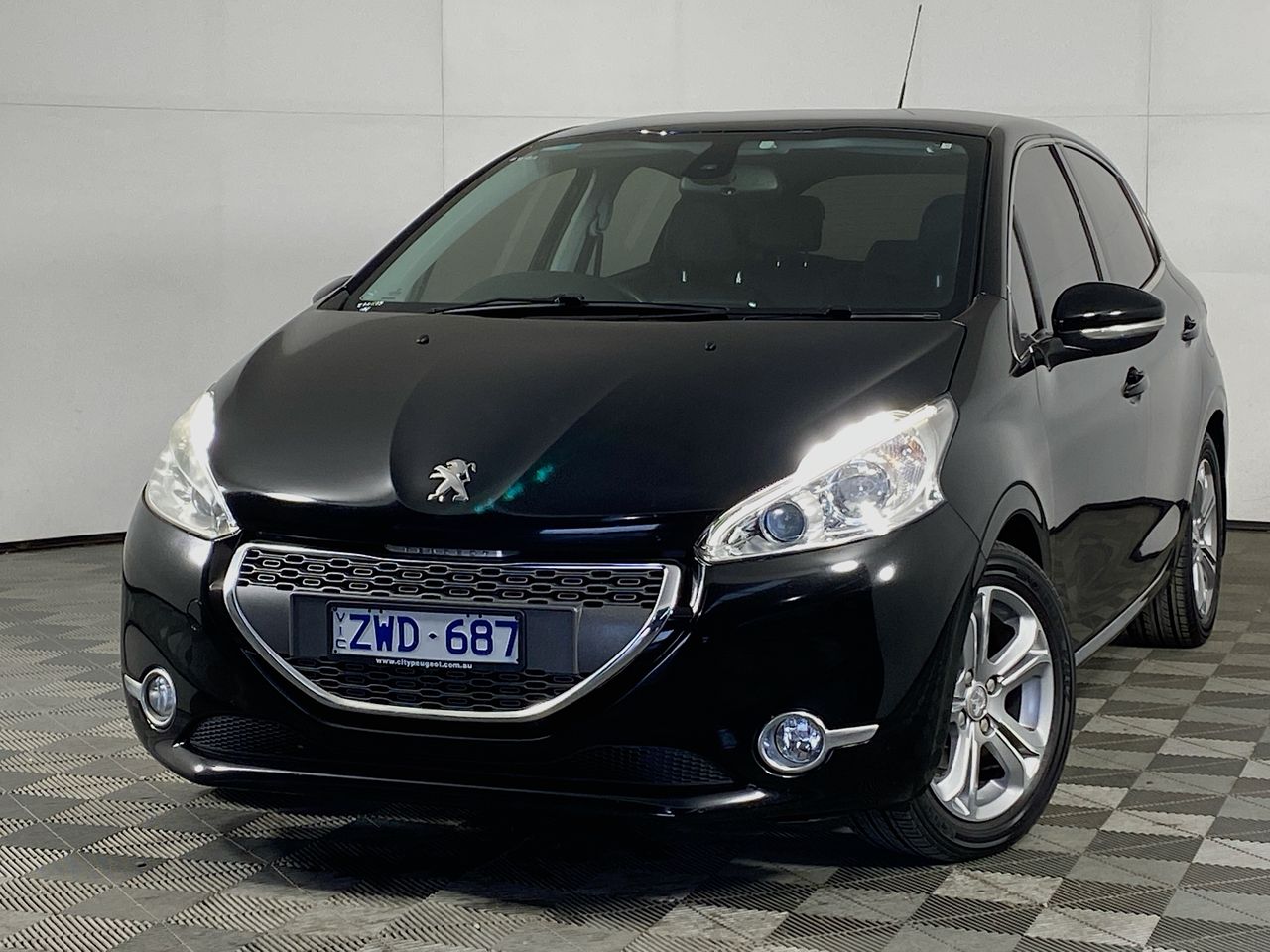 2013 Peugeot 208 Allure Manual Hatchback Auction (0001-20076652 ...