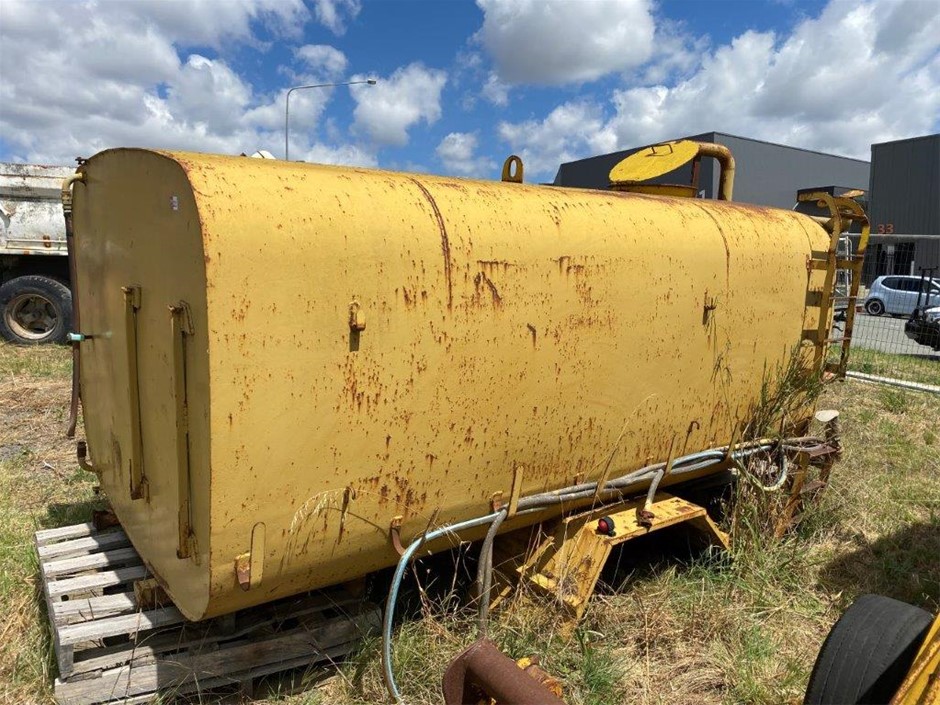 Water Tank Truck Body Auction (0023-5052154) | Grays Australia