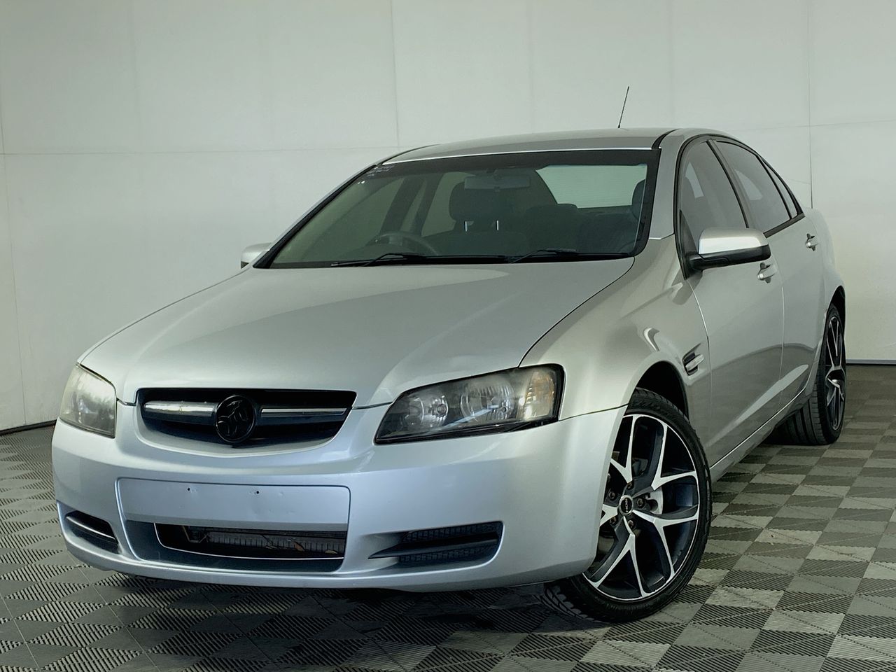 2010 Holden Commodore Omega VE Automatic Sedan Auction (0001-20077656 ...