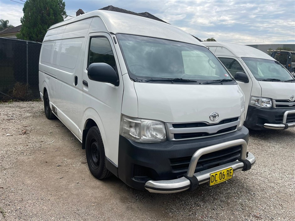 2012 Toyota HiAce SLWB High Roof Refrigerated Van Auction (0008-5052345 ...