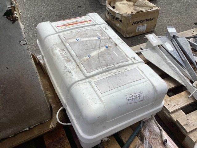 RFD 8 Person Life Raft with amount Brackets Auction (0062-9040882 ...