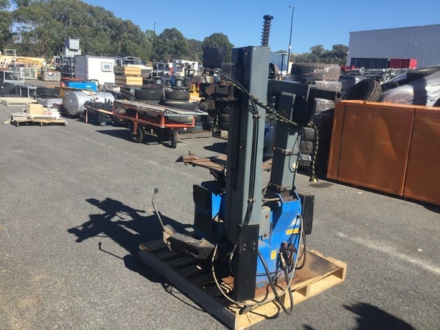 Beissbarth Tyre Handler Model: SERVOMAT MS 65 OR R-1694200051 Auction ...