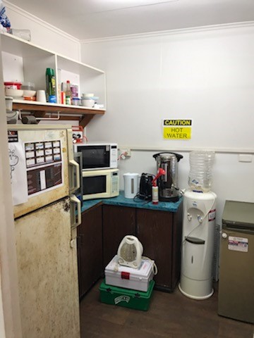 Kitchen Contents Auction (0611-7044093) | Grays Australia
