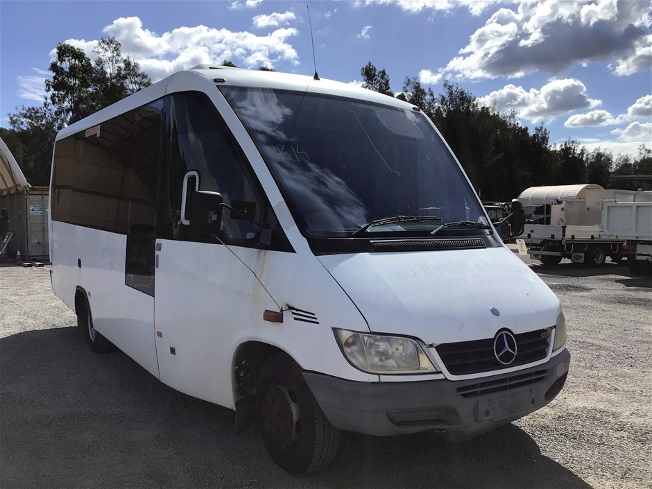 2004 Mercedes-Benz Sprinters CDI 4 x 2 Bus Auction (0001-5052393 ...