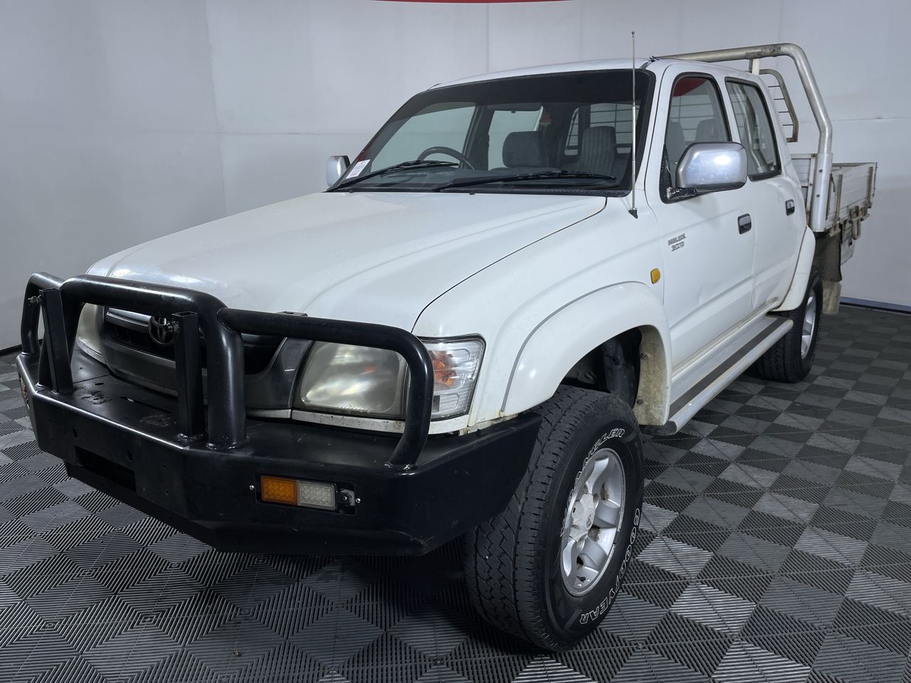 2004 Toyota Hilux SR5 (4x4) Turbo Diesel Manual Dual Cab Auction (0001 ...