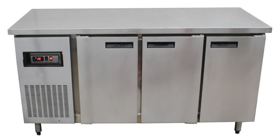 STREAMLINE COUNTER TOP STAINLESS STEEL 3 DOOR FRIDGE Auction (0043 ...