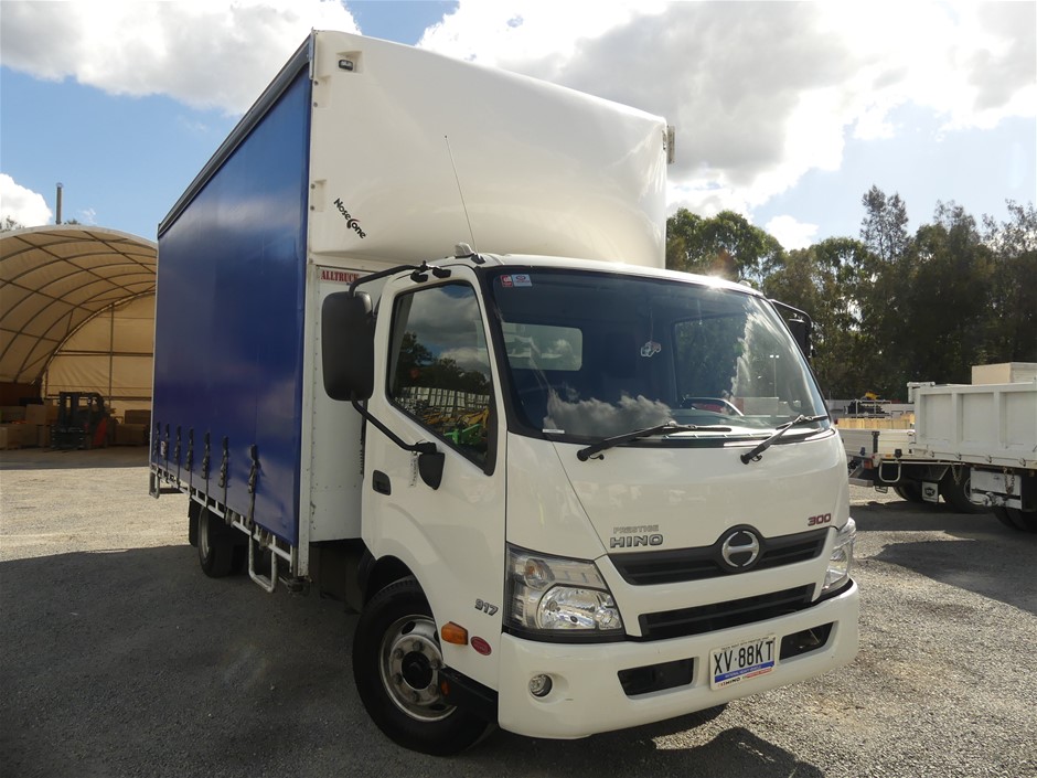 2020 Hino 300 4 x 2 Curtainsider Rigid Truck Auction (0001-5052461 ...