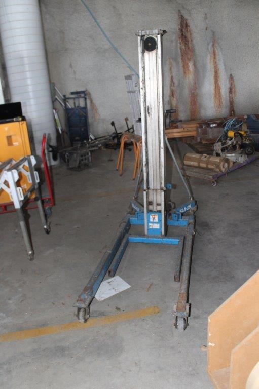 Genie SAL 15 Mobile Platform Trolley Lifter Auction (0012-5052479 ...