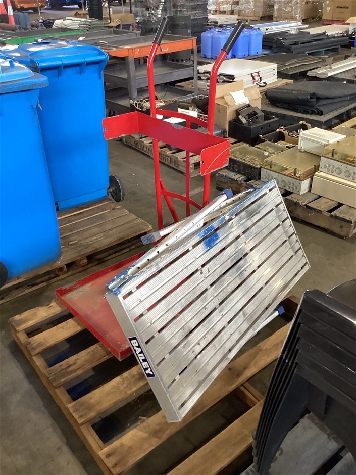 Bailey Big Top Adjustable Work Platform And Gas Bottle Trolley Auction ...
