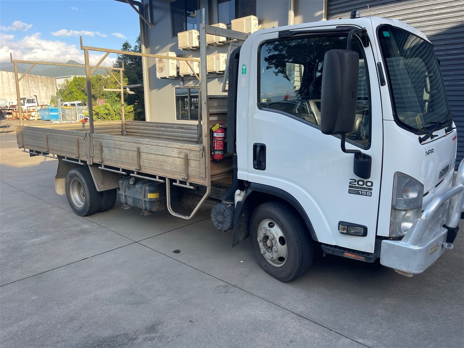 2014 Isuzu NPR Series 4 x 2 Tray Body Truck Auction (0001-7044551) | Grays Australia