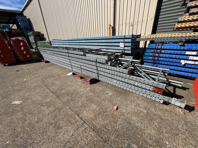 5 Space Rack Frames 6000mm x 1000mm Auction (0017-5052658) | Grays ...