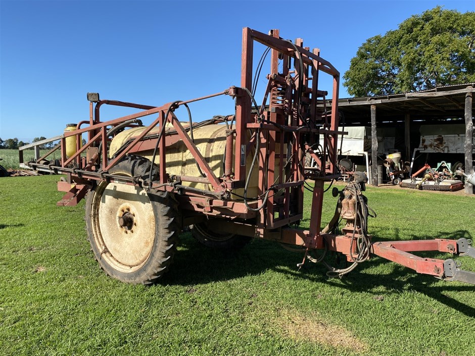 Hardi 2000L Sprayer Auction (0002-3025415) | Grays Australia