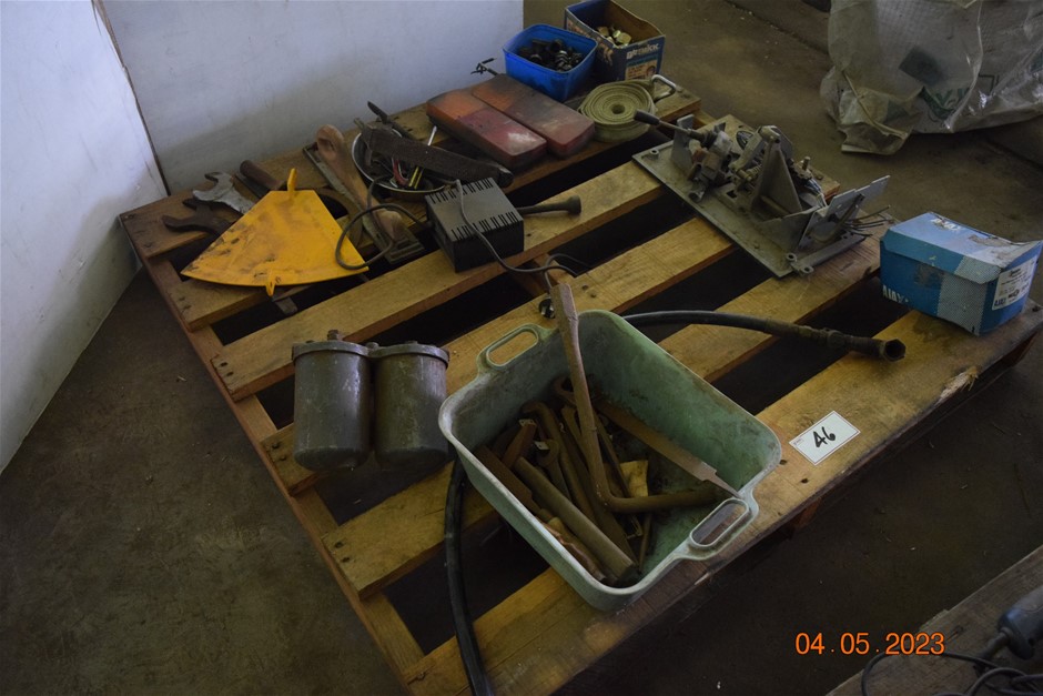 Pallet Of Assorted Hand Tools, Fixers and Tail Light Assembles Auction ...