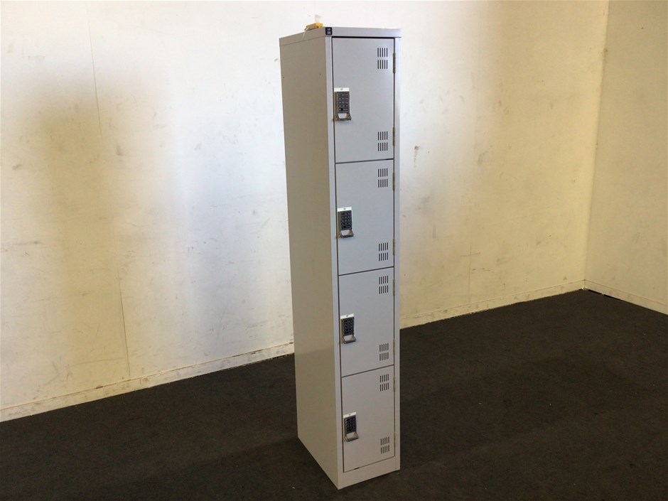 4 Bay Storage Locker Unit Auction (0047-7045341) | Grays Australia