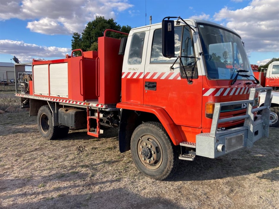 1995 Ex RFS Isuzu FSS500 Fire Truck Auction (0002-5052799) | Grays ...